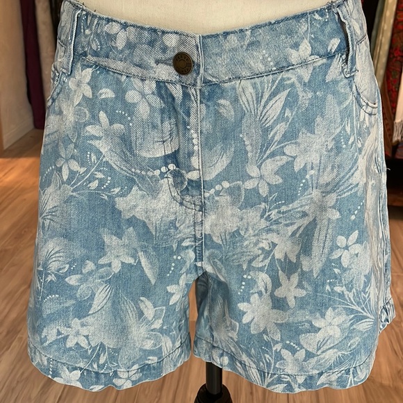 Per Se | Shorts | Per Se From Anthropologie Floral Denim Shorts 231 ...